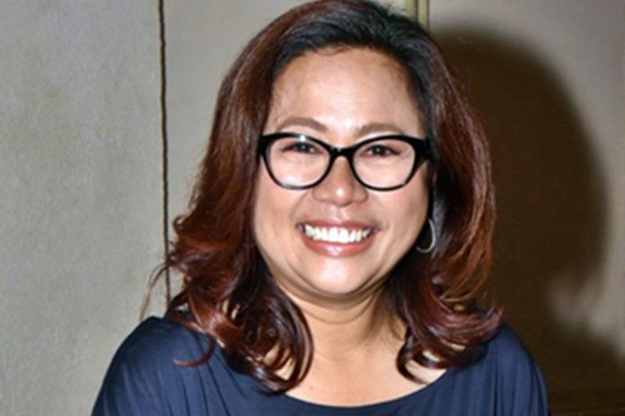 John Lloyd Cruz, Direk Cathy Garcia-Molina Reunite in Surprise Christmas Ad