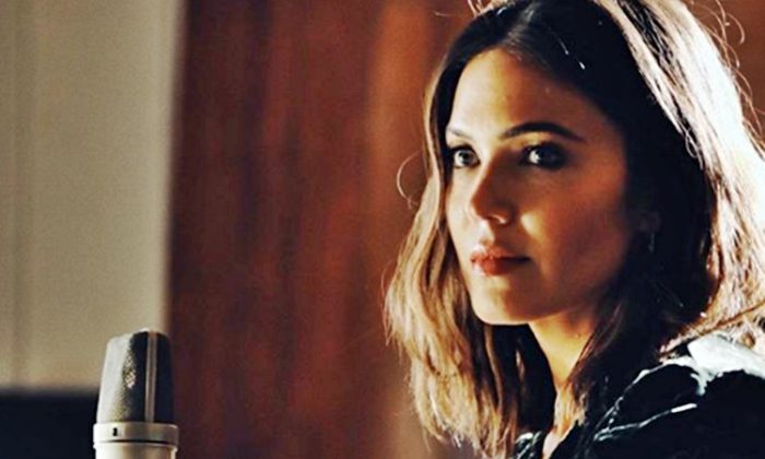 Mandy Moore Sings This Song That She Last Sang in PH 20 Years Ago