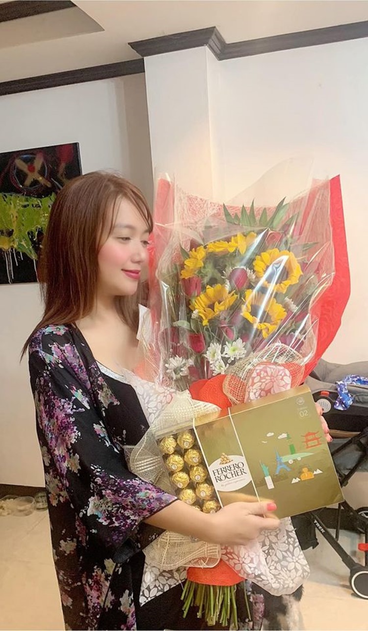 China Roces Receives Flower & Chocolates Amid Issue w/ Tim Sawyer