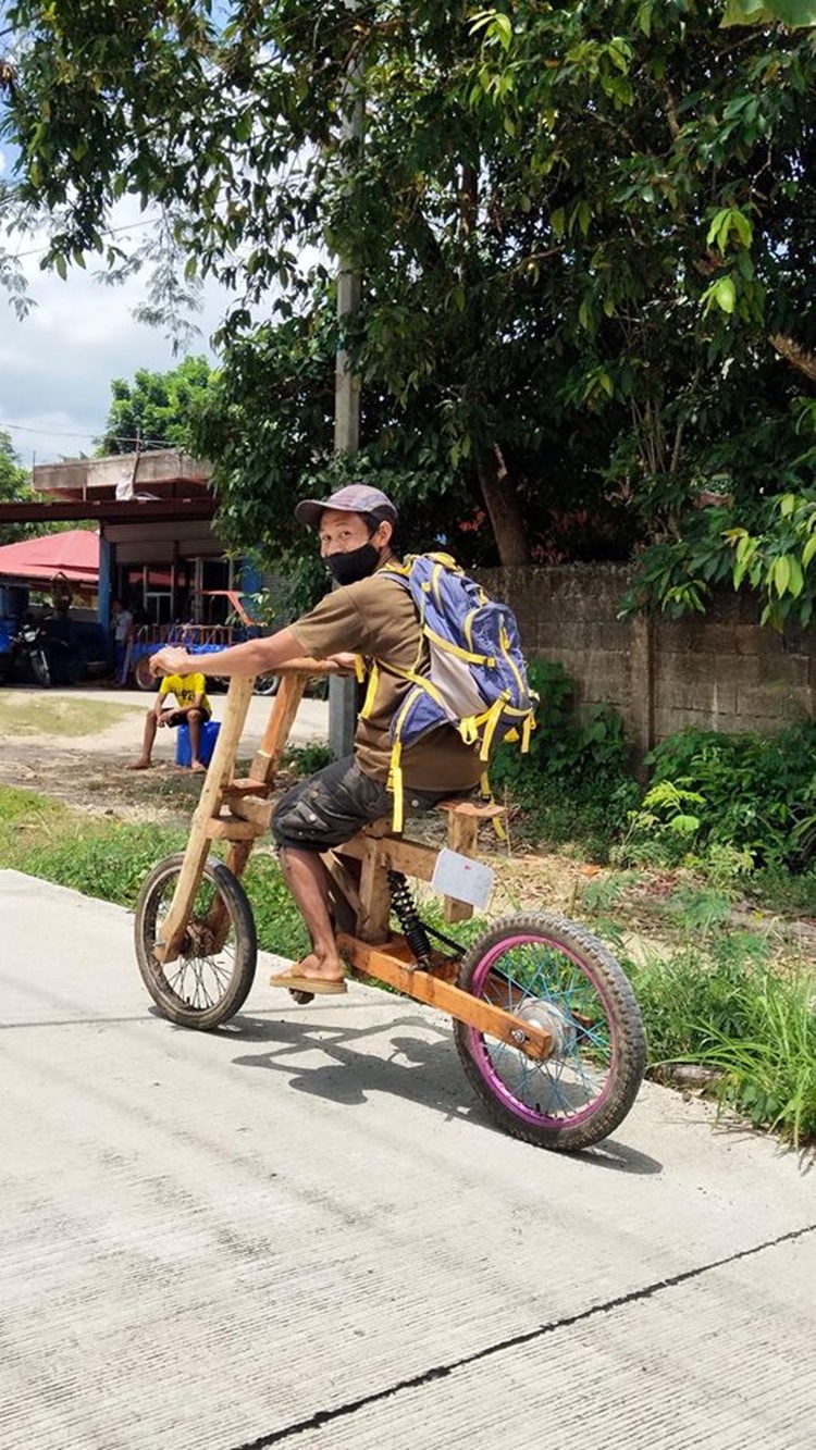 Resourceful Guy Creates Makeshift Bike As His Service Vehicle