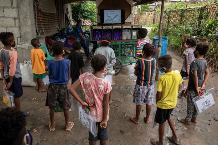 Pampanga Teachers Create Makeshift Learning Center for Aeta Students