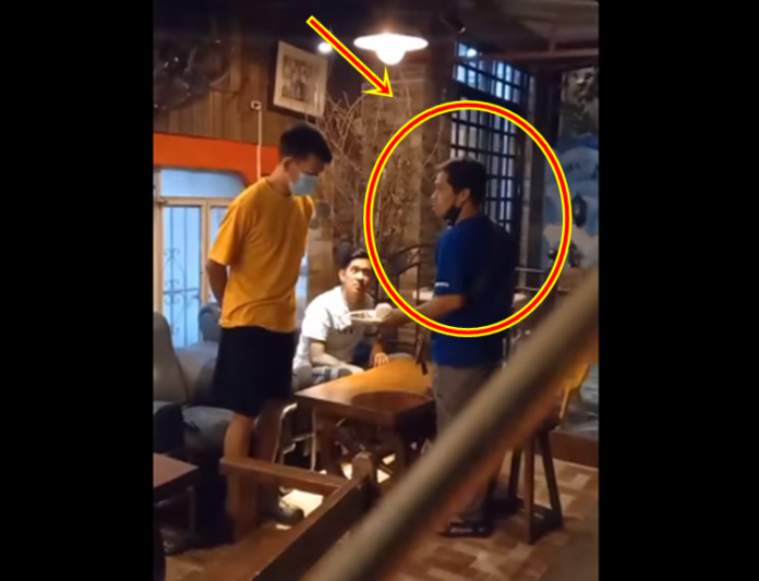 Rude Customer Earns Criticisms For Disrespecting Waiter (Video)