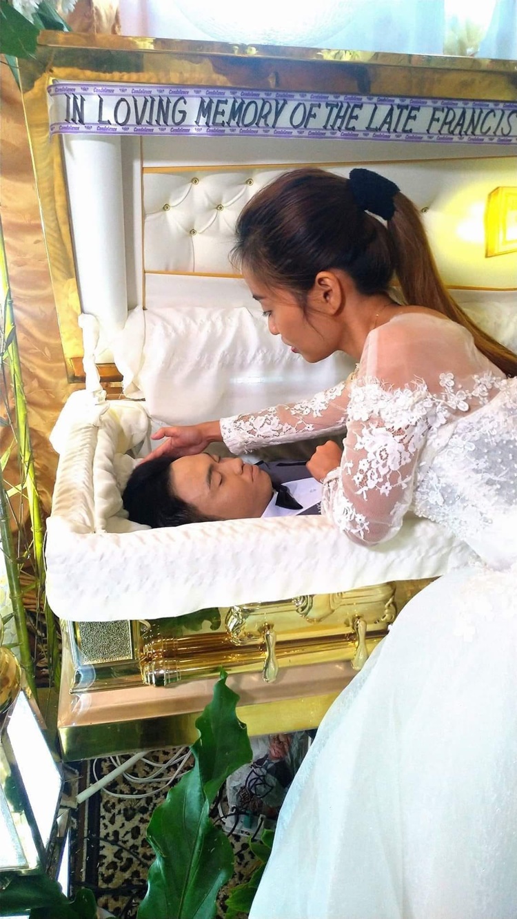Grieving Bride Wearing Wedding Gown During Fiance’s Wake breaks Hearts ...