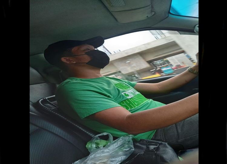 UV Express Driver Gives Free Rides to Filipino Commuters
