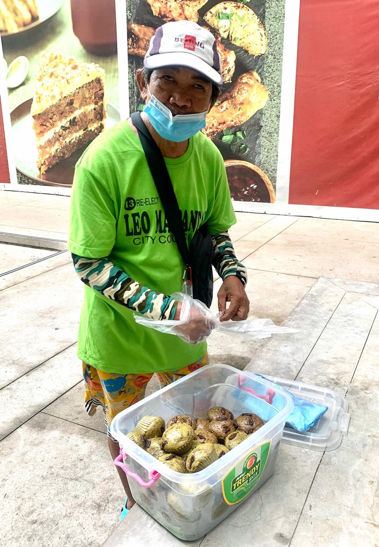 Kind Lady Netizen Seeks Help for Poor Vendor Diagnosed w/ Multiple Diseases