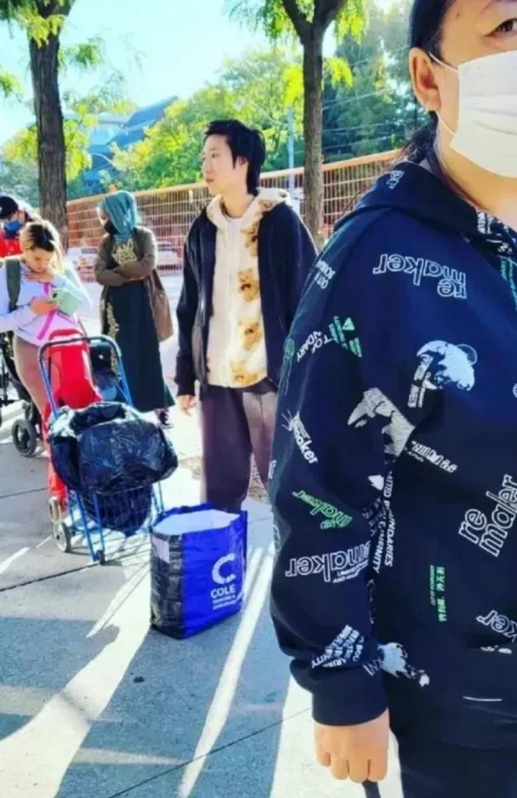 Jackie Chan’s Daughter Spotted Waiting in Line for Free Food in Canada
