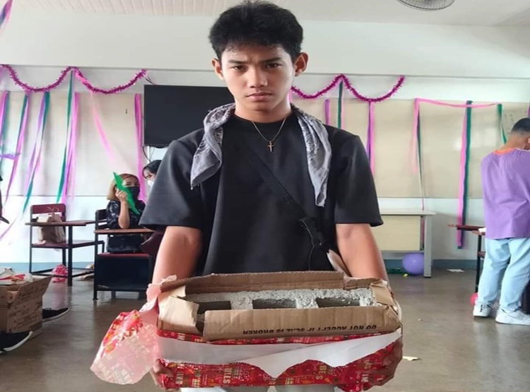 Grade 12 Student Receives Hollow Block as Exchange Gift During ...
