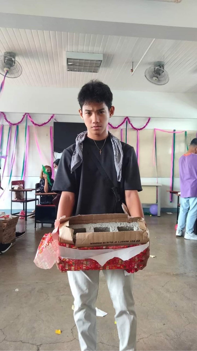 Grade 12 Student Receives Hollow Block as Exchange Gift During ...