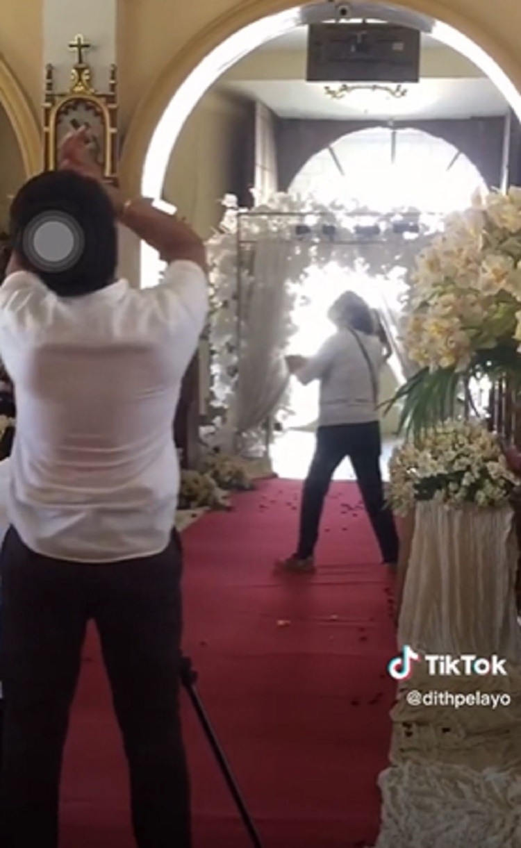 Wedding Photographer Airs Dismay After Guest Blocks Bride During Bridal ...