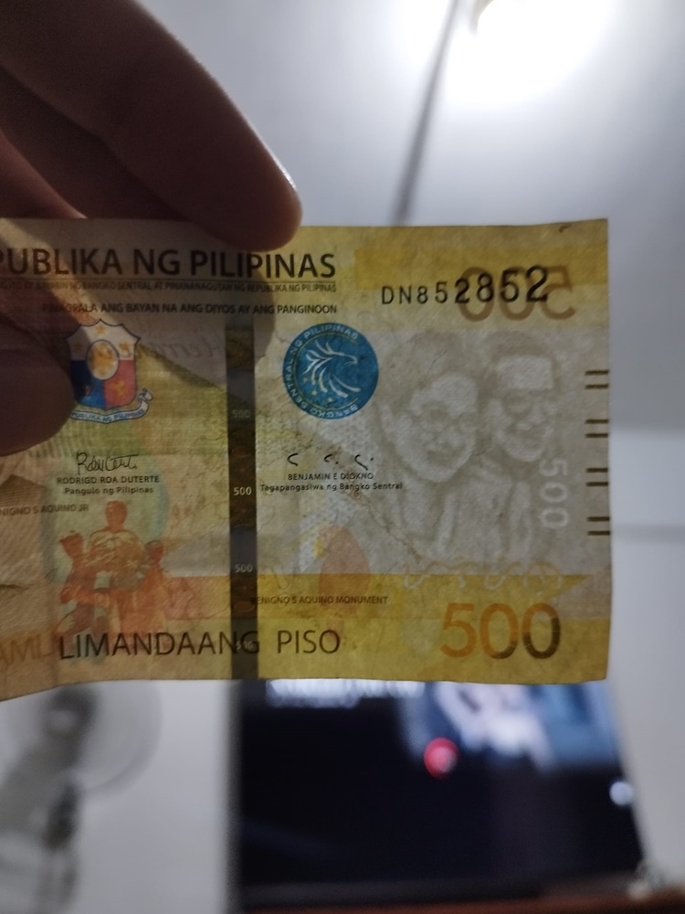 Motorcycle Rider After Receiving Fake P500 Bill: “wag nyo naman goyoin ...