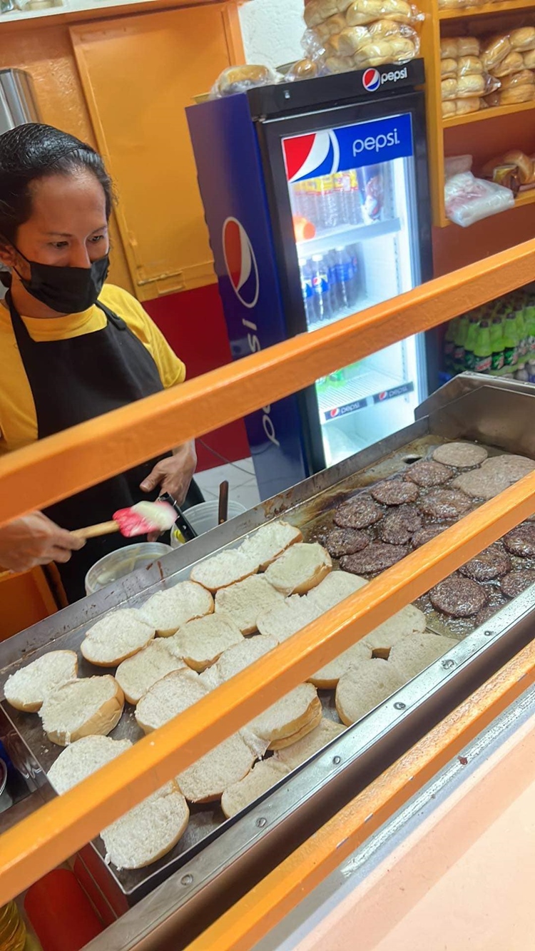 Netizen Teaches "Masungit" Angel's Burger Staff a Lesson by Ordering ...