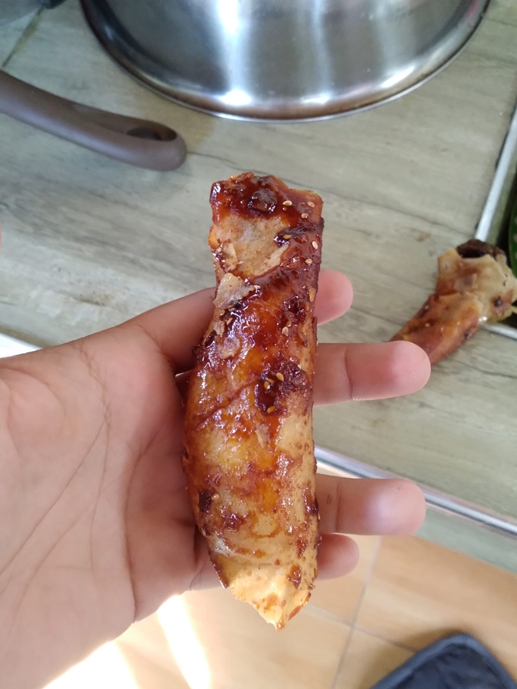 Customer Disappointed as Turon Turns Out to Contain Chicken Feet