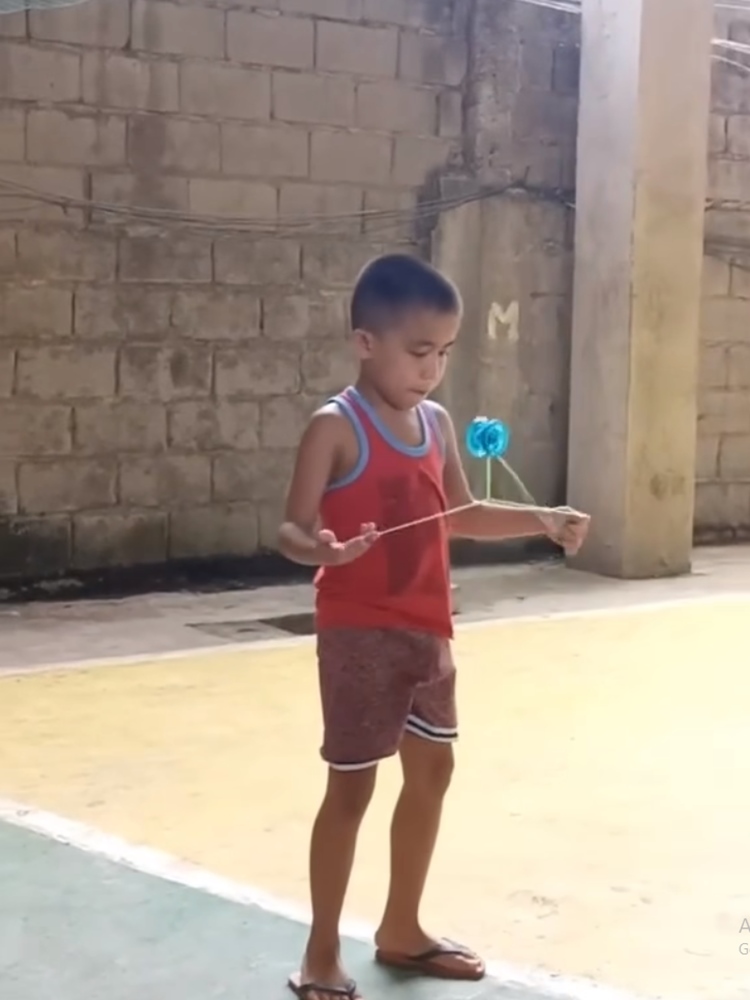 Kid Playing Yo-yo, Showcasing Impressive Skills Goes Viral