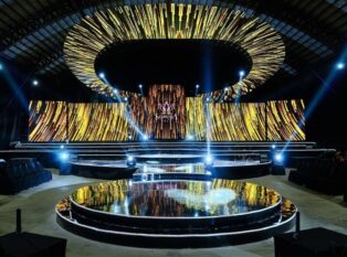 Stage Design of Barangay Pageant Captures Netizens' Attention: "Walang ...