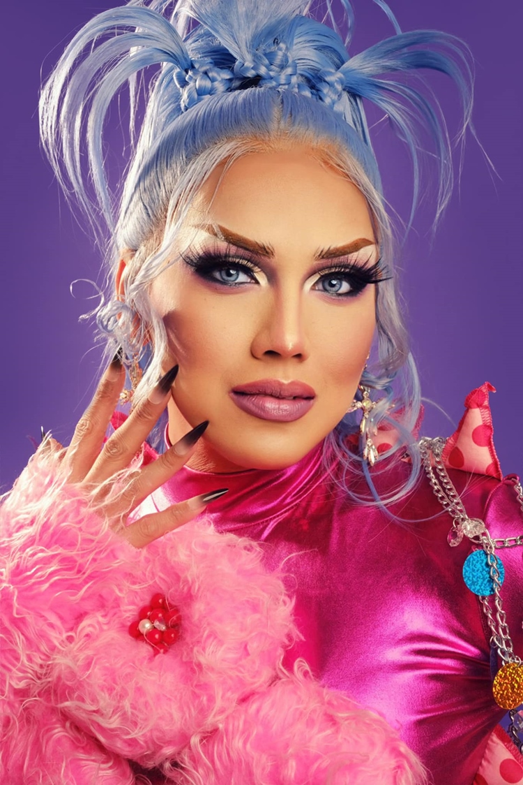 Drag Queen Captivating Katkat Recounts Encounter With Waiter Calling ...