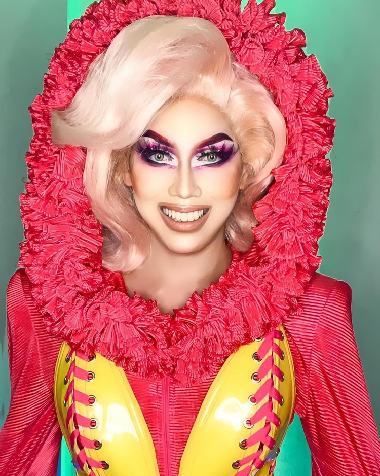 Drag Queen Captivating Katkat Recounts Encounter With Waiter Calling ...