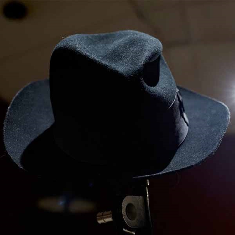 Michael Jackson's Hat in Moonwalk Dance Sold for Over 4 Million Pesos ...