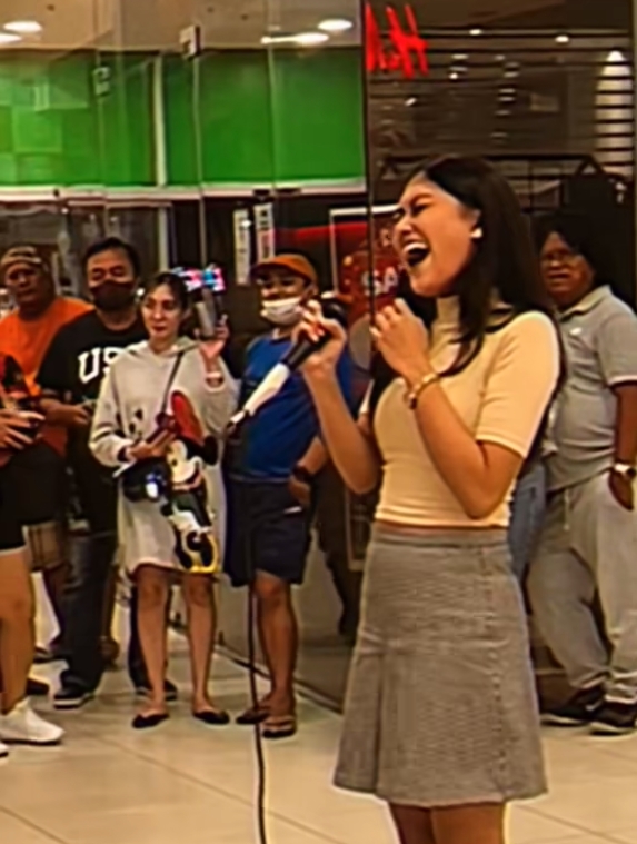 Girl Singing 'Pangarap Ko Ang Ibigin Ka' Inside the Mall Goes Viral ...