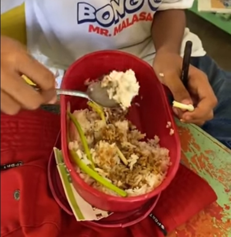 Honor Student Eating Rice & Spring Onion During Recess Time Touches ...