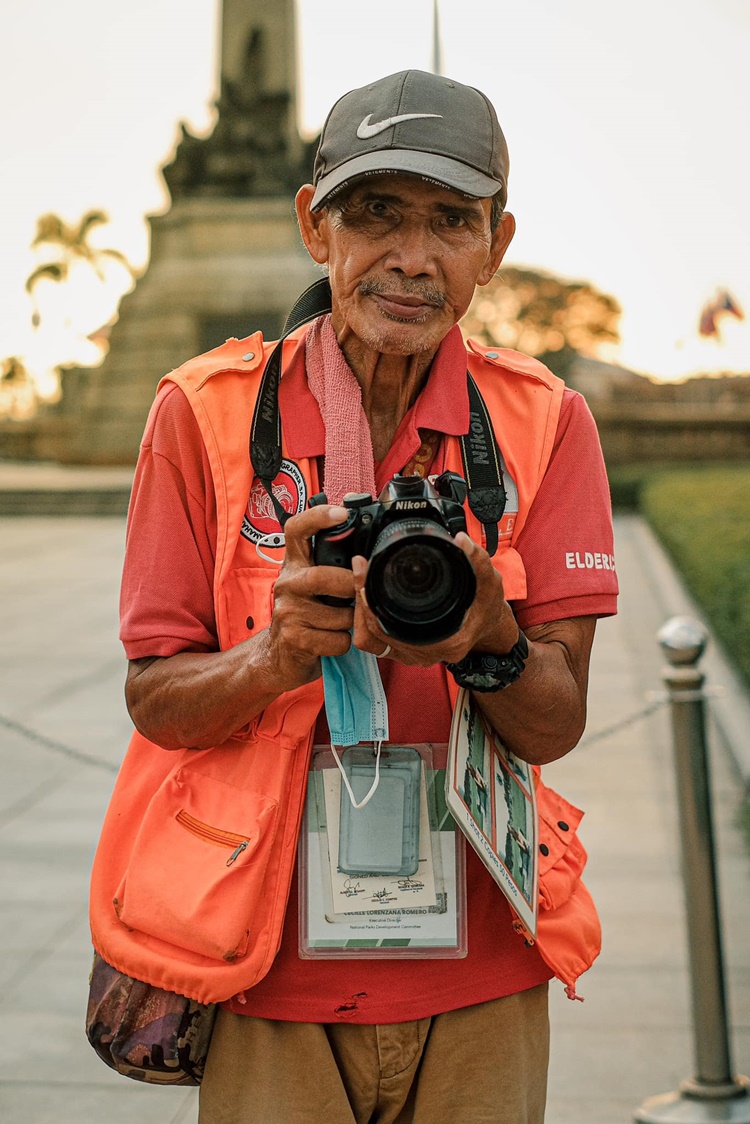Content Creator Urges Netizens to Support Traditional Photographers ...