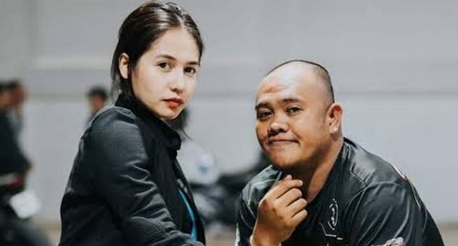 Cherry White and Asian Pakboi Face-Off | Newspapers