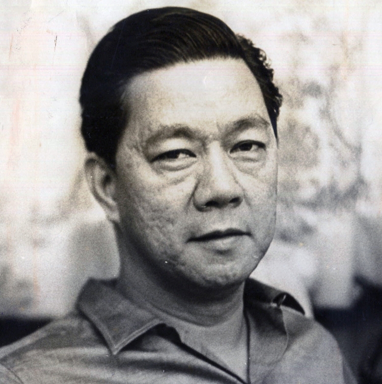 Who is Gil Puyat? | Newspapers