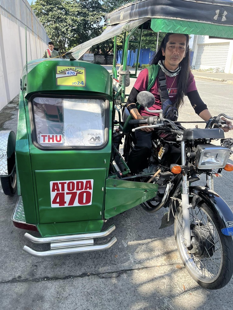 Passenger Praises Honest Tricycle Driver for Returning Lost iPhone ...