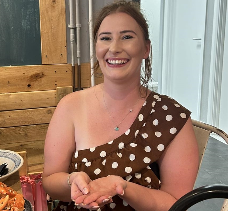 Customer Finds a Rare Pearl While Eating Mussels at a Restaurant ...