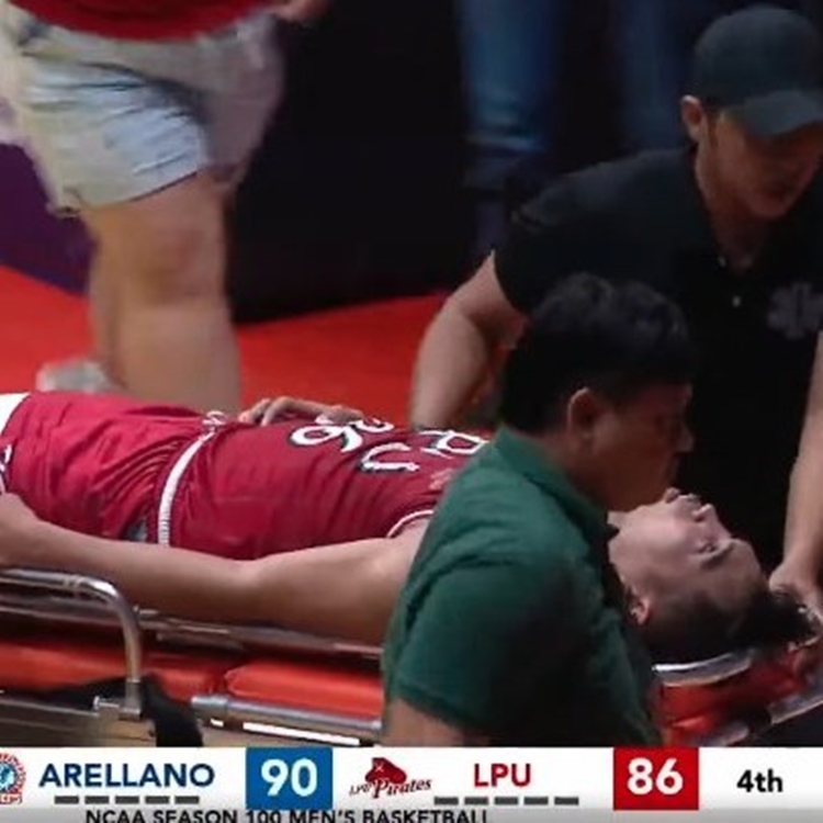 Lyceum Basketball Player Loses Consciousness After Collision with ...