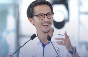 Netizens Notice a Big Change in Vince Dizon’s Appearance as DPWH ...