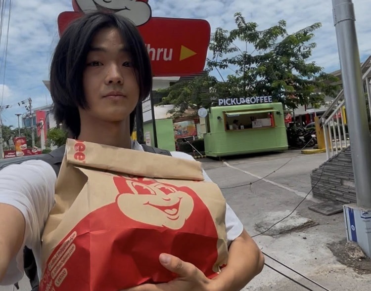 Japanese Content Creator Donates Hamburgers to Earthquake Victims in ...