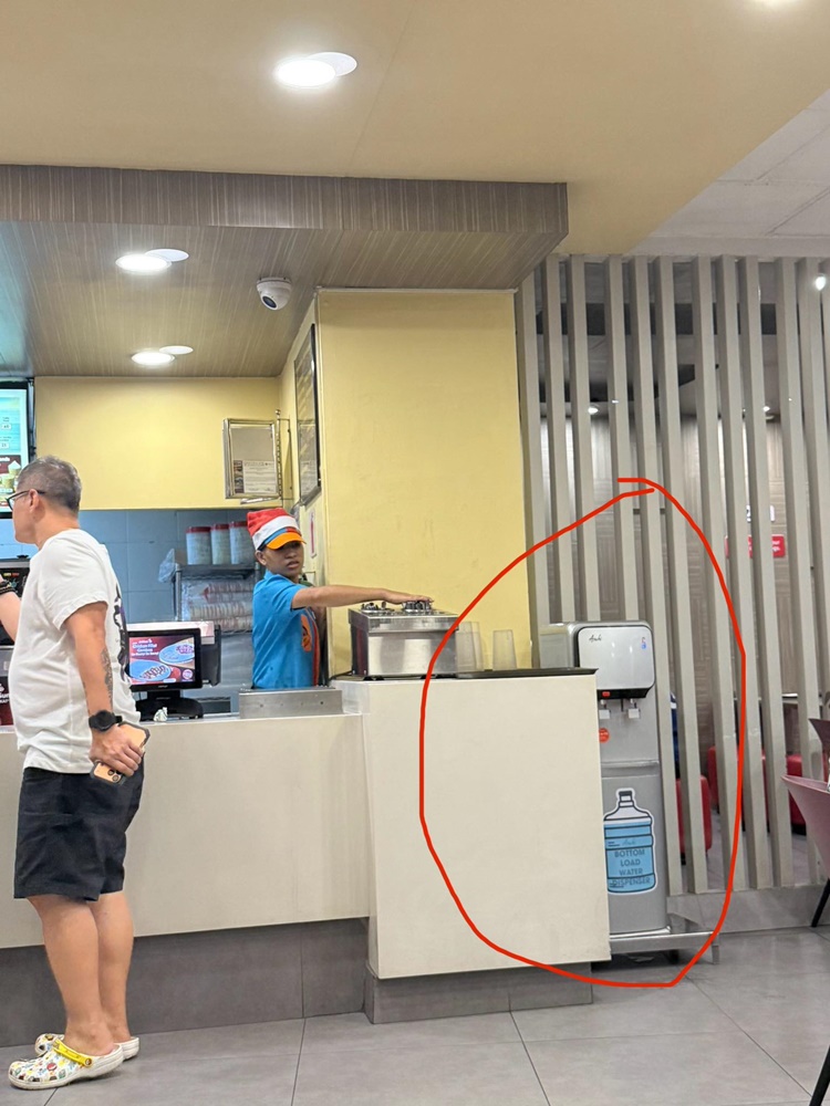 Female Content Creator Praises Popular Fast-Food Chain for Adding Water ...