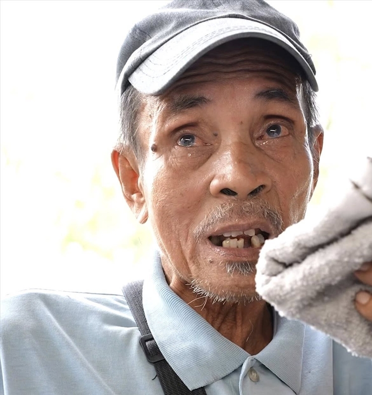 Ivana Alawi Helps Elderly Jeepney Driver, Gives Cash and Small Store ...